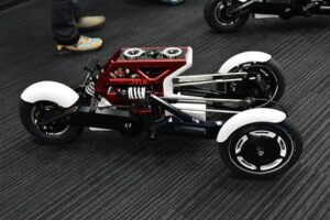 ロイズテック 3輪型の電動モビリティ公開 | 科学新聞 The Science News